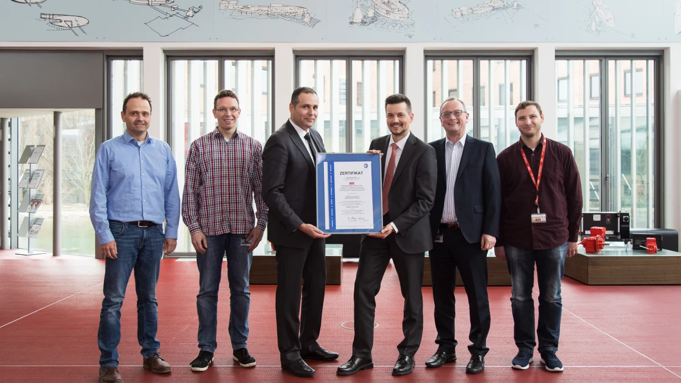 SEW-EURODRIVE erneut nach ISO 27001 zertifiziert | News | SEW-EURODRIVE